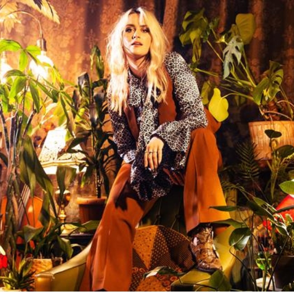 EdFringe Review: Amy Matthews: Commute With The Foxes